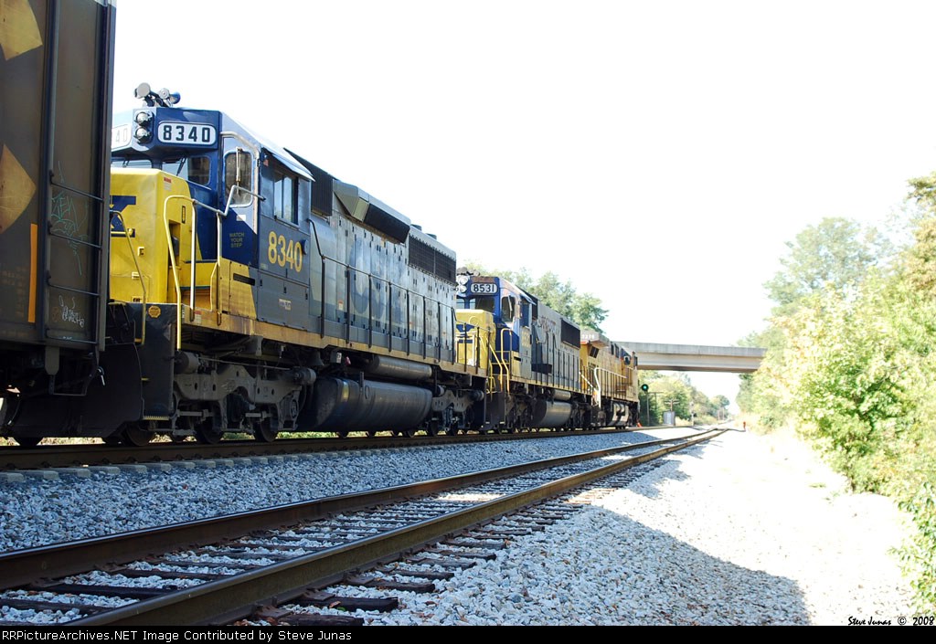 CSX 8531,8340 UP 7278 Q525